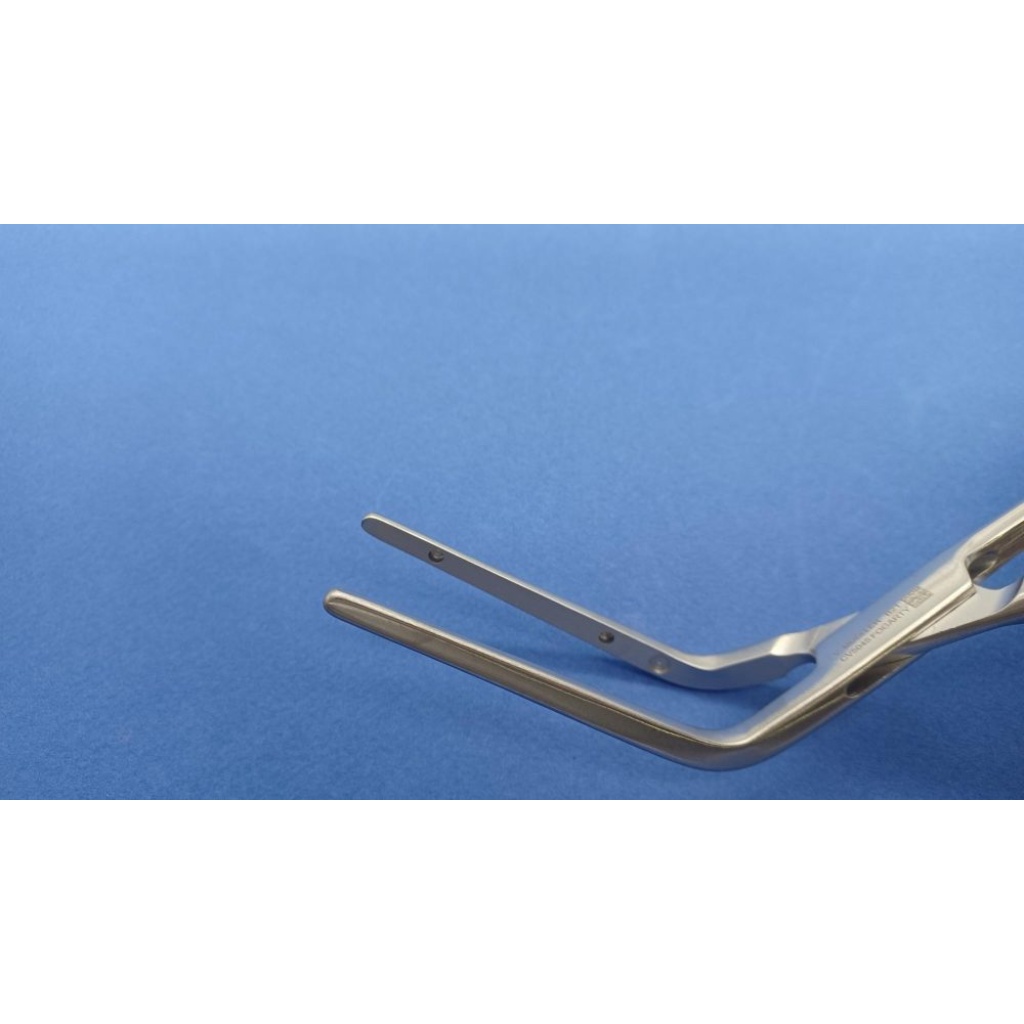 V. Mueller CV5045 Fogarty Hydragrip Clamps Angled 8 1/2″ – Pointe Medical